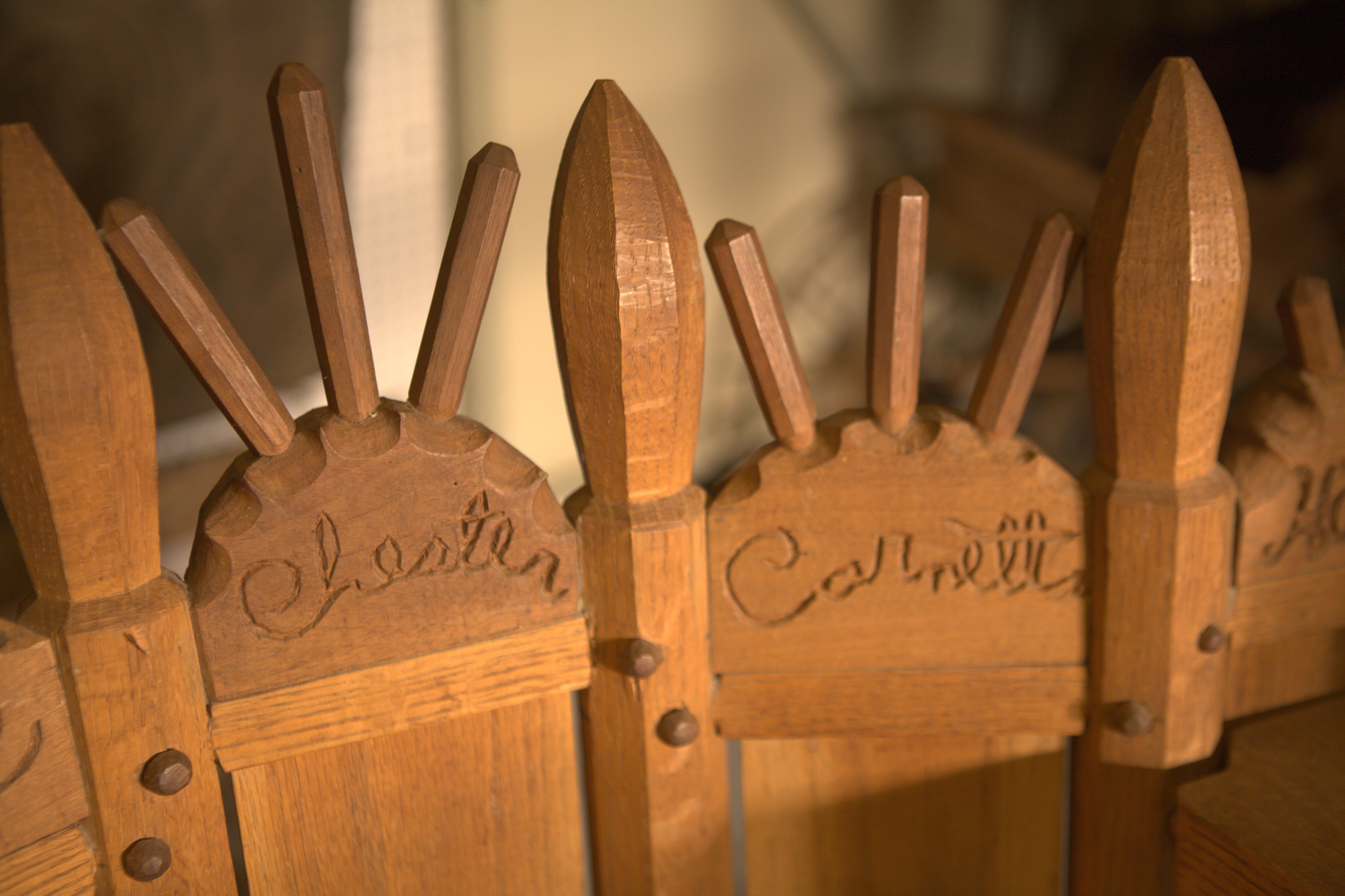 Chester Cornett: Retracing the methods of his cursive letter carving ...
