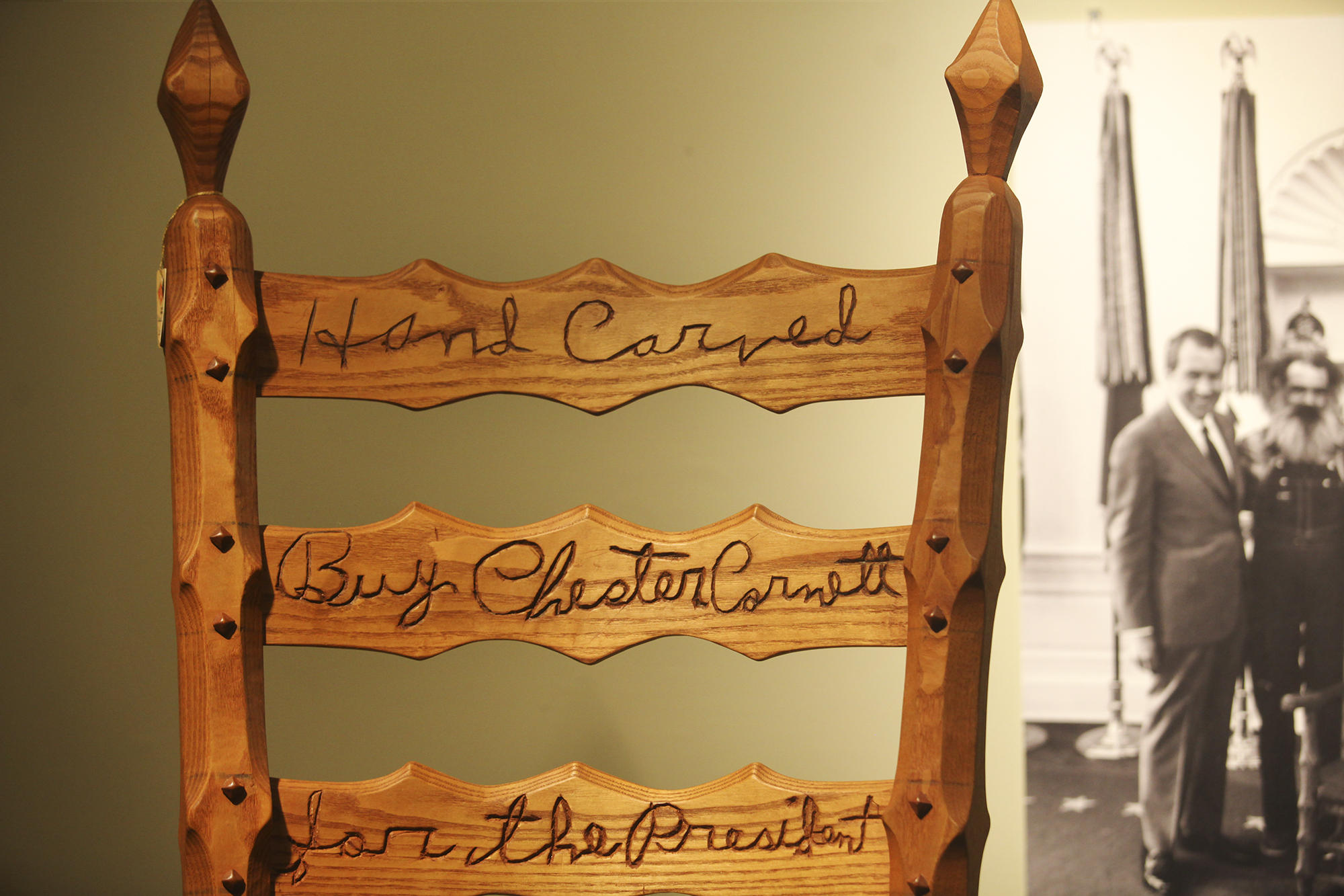 Chester Cornett: Retracing the methods of his cursive letter carving ...